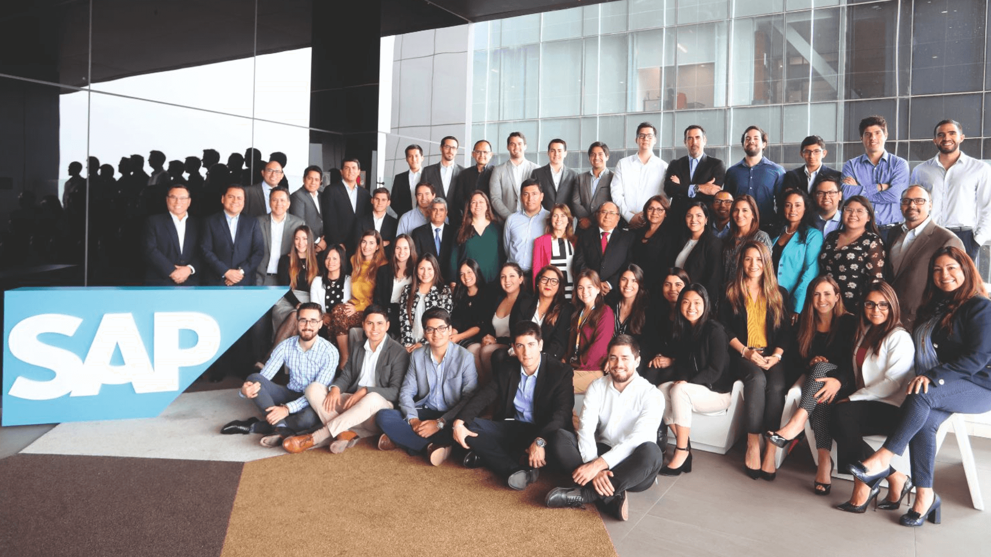 6 Effective Employee Experience Examples in 2022